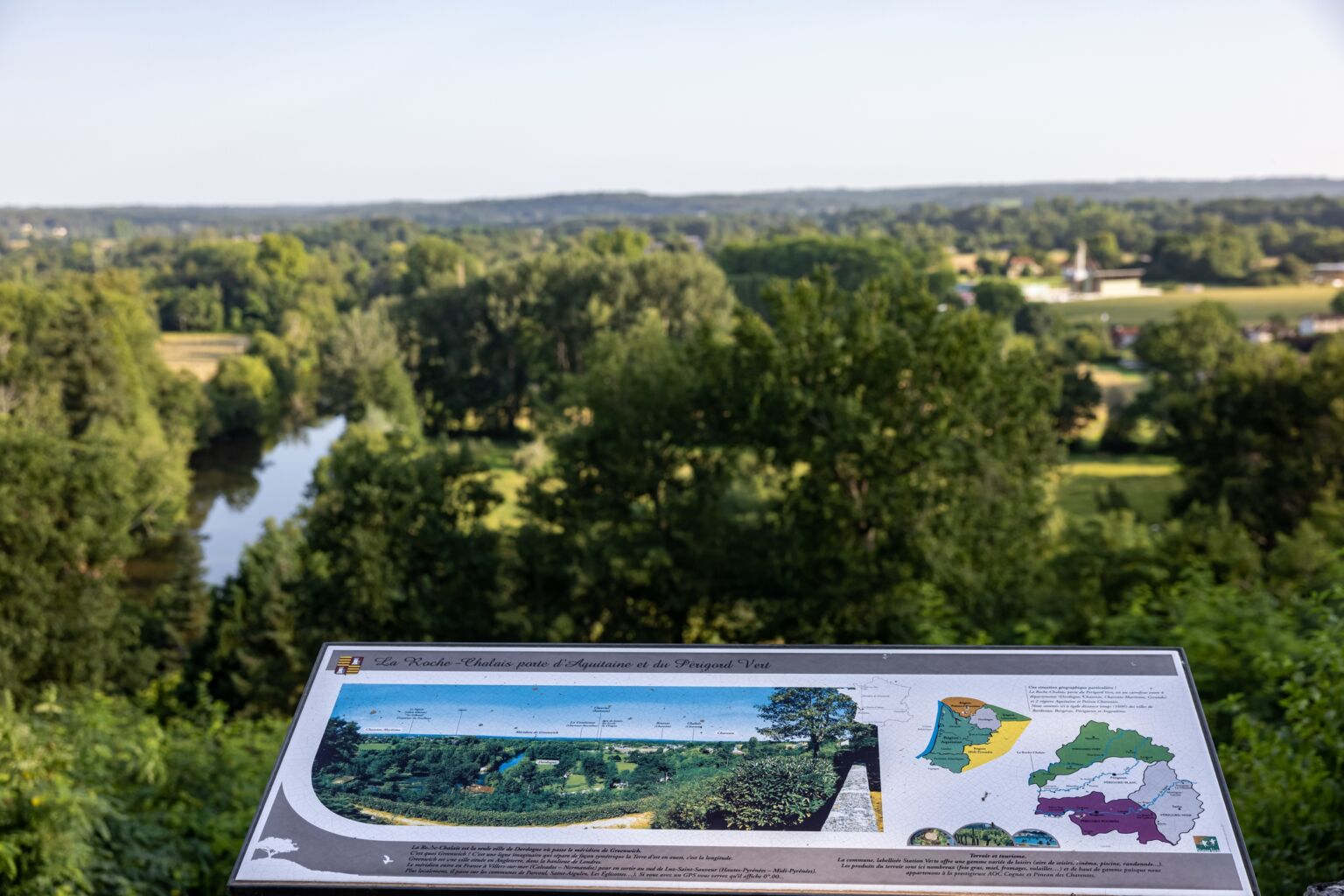 La Roche-Chalais, un village charmant en France – Périgord Inattendu