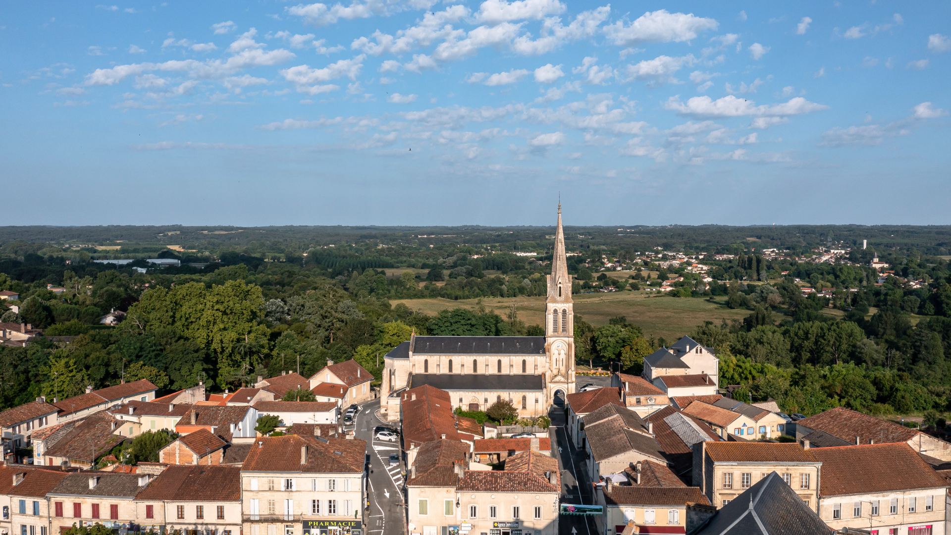 La Roche-Chalais, un village charmant en France – Périgord Inattendu